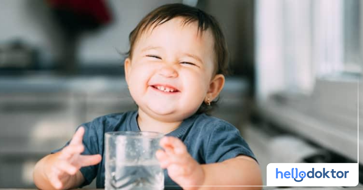 Bayi Minum Air Putih: Ini Usia Sesuai Untuk Mula Perkenalkannya!